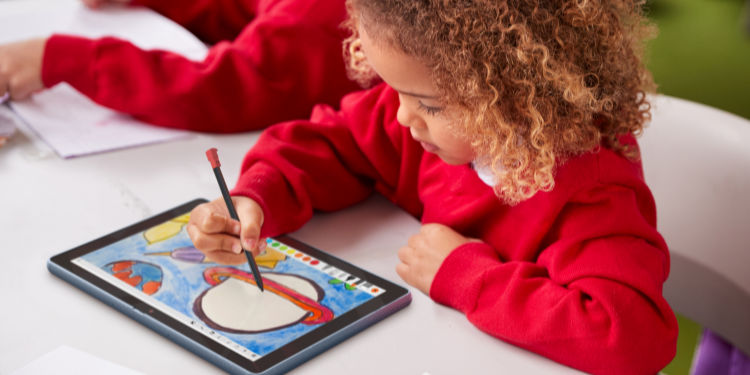 Windows 11 SE, arrivano i nuovi tablet Lenovo per la scuola