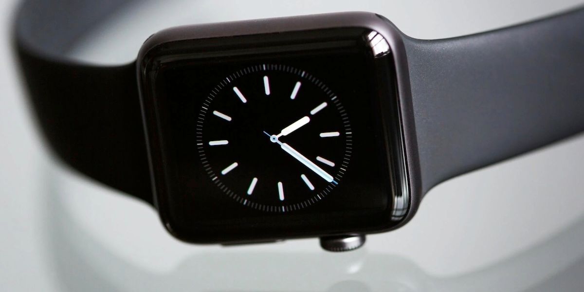 Apple Watch SE potrebbe avere una cassa colorata e in plastica