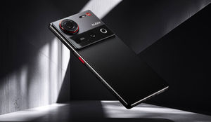 Nubia Z70 Ultra si mostra da ogni angolazione