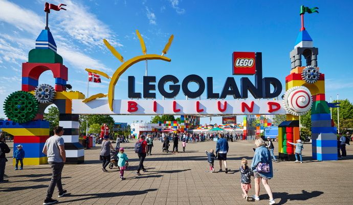 Lego: la storia degli iconici mattoncini