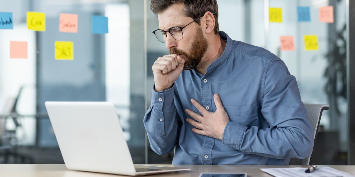 Tosse secca persistente: cos'è e come combatterla efficacemente