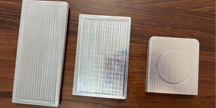 Galaxy Z Fold 8 Wide, Fold 8 e Flip 8: ecco i primi dummy